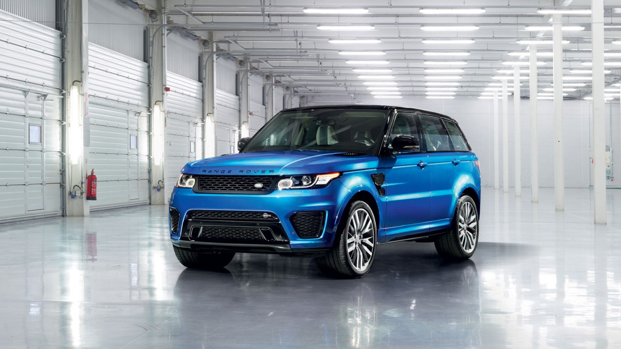 Range Rover SVR Gets a Beating from Steve Sutcliffe