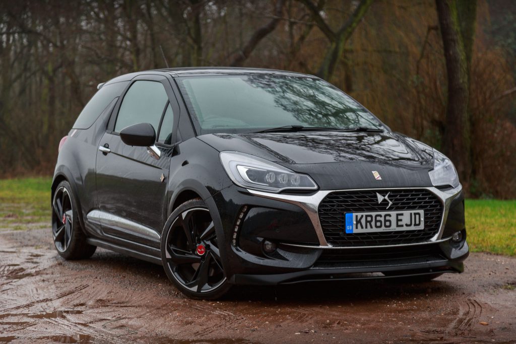 2017 DS3 Performance Black Review - (FAST - 210 HP / 0-60 in 6.5s)