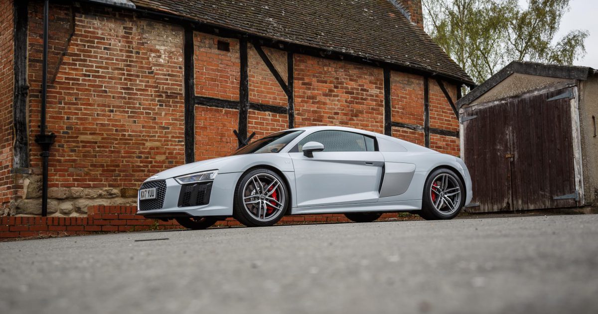 2017 Audi R8 V10 Review - A Properly Fast, Everyday Supercar