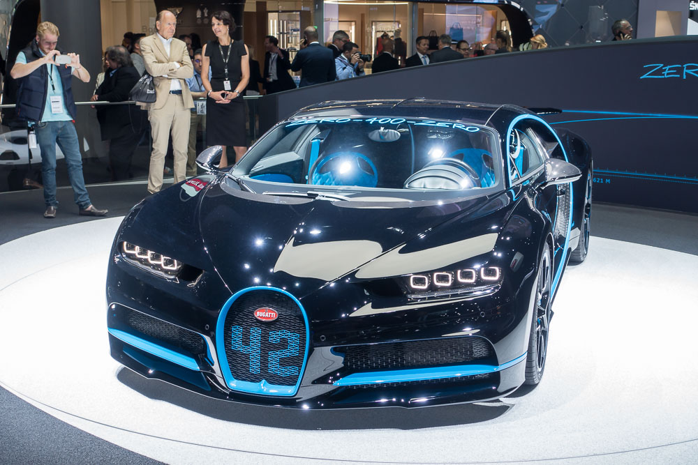 XCAR Take a Look Back at the Original Hypercar, Bugatti