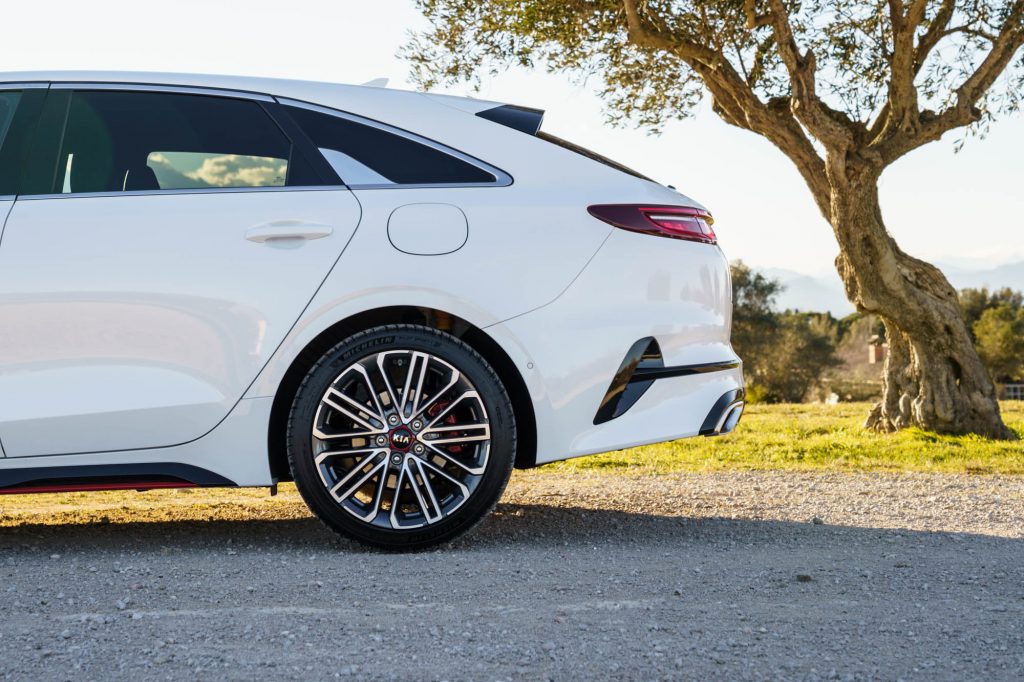 2019 Kia ProCeed GT Review