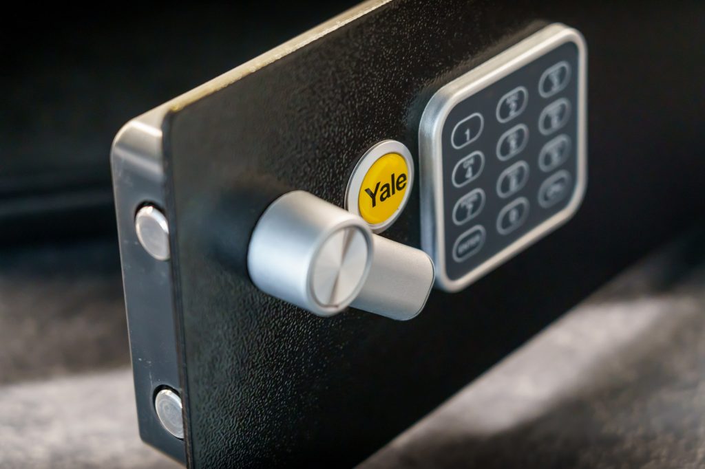 Yale Value Laptop Safe Review - Car Keys Stored Right