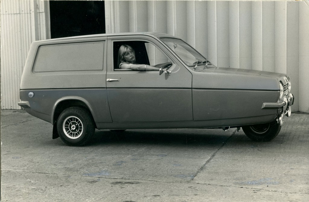 Reliant Regal vs Reliant Robin