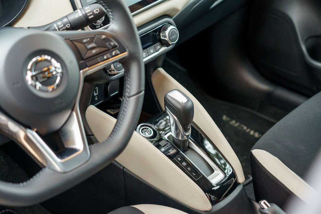 What Does L Mean On A Car Gearshift: When To Use Low Gear?
