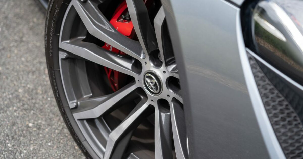 What Is Toe In: Toe-Out Wheel & Tire Alignment, Effects, Meaning