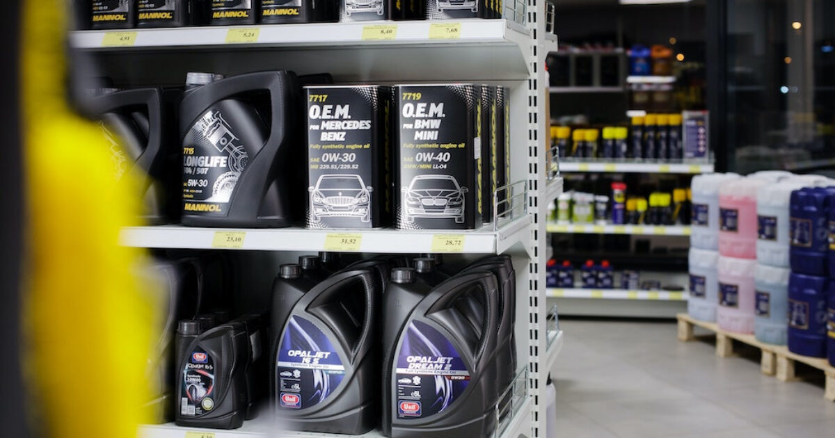 Does Motor Oil Expire: Engine Oils Shelf Life & Expiration Date