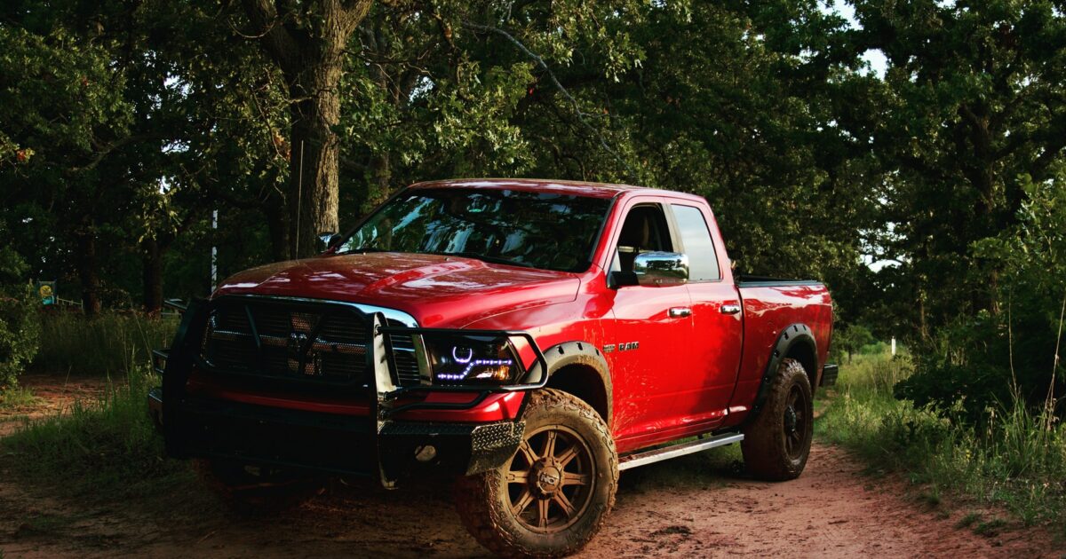 RAM V6 vs V8: Dodge RAM 1500 Pentastar vs HEMI Engine