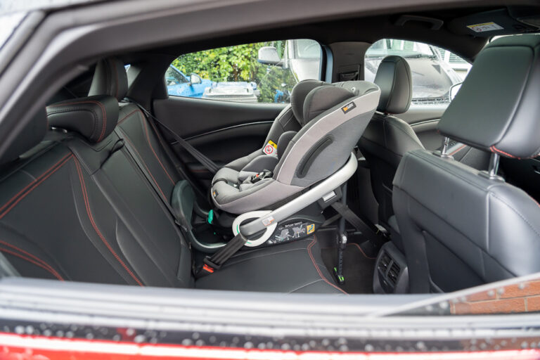 BeSafe Stretch Child Seat Review 🏎️