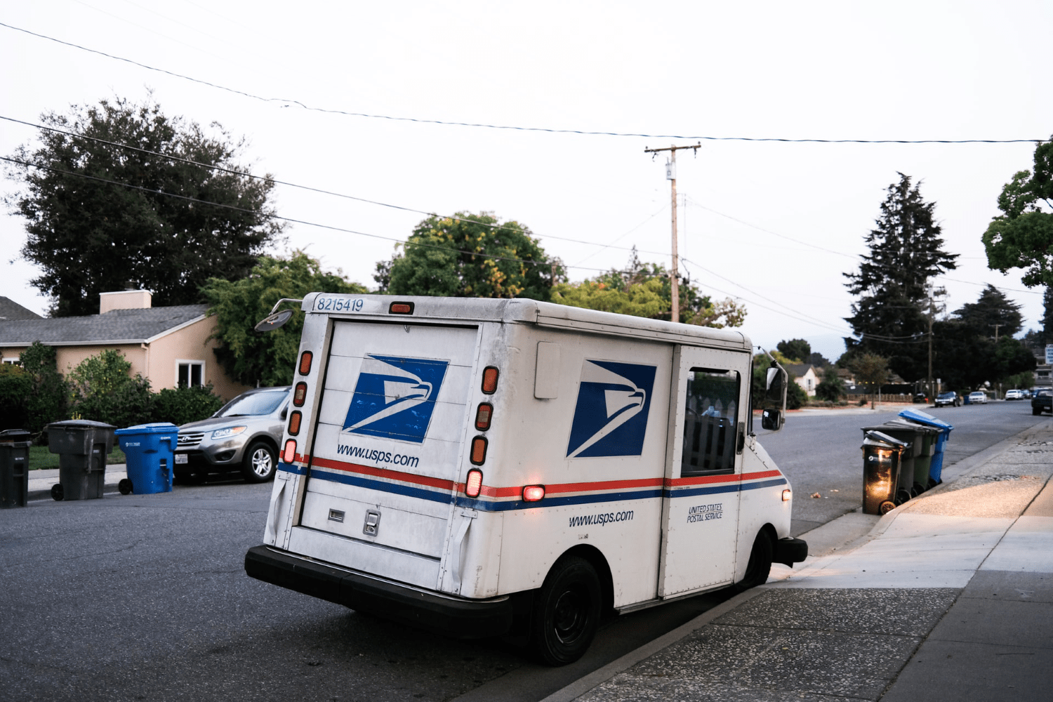 How To Find A USPS Truck For Sale And Then Buy One Legally?