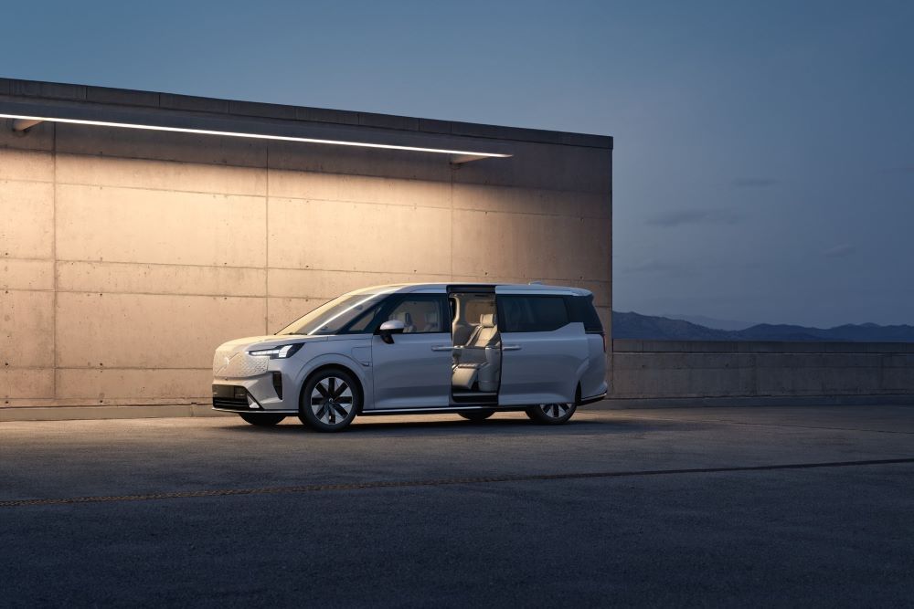 Volvo's New Electric MPV: The Ultra-Premium EM90 Unveiled