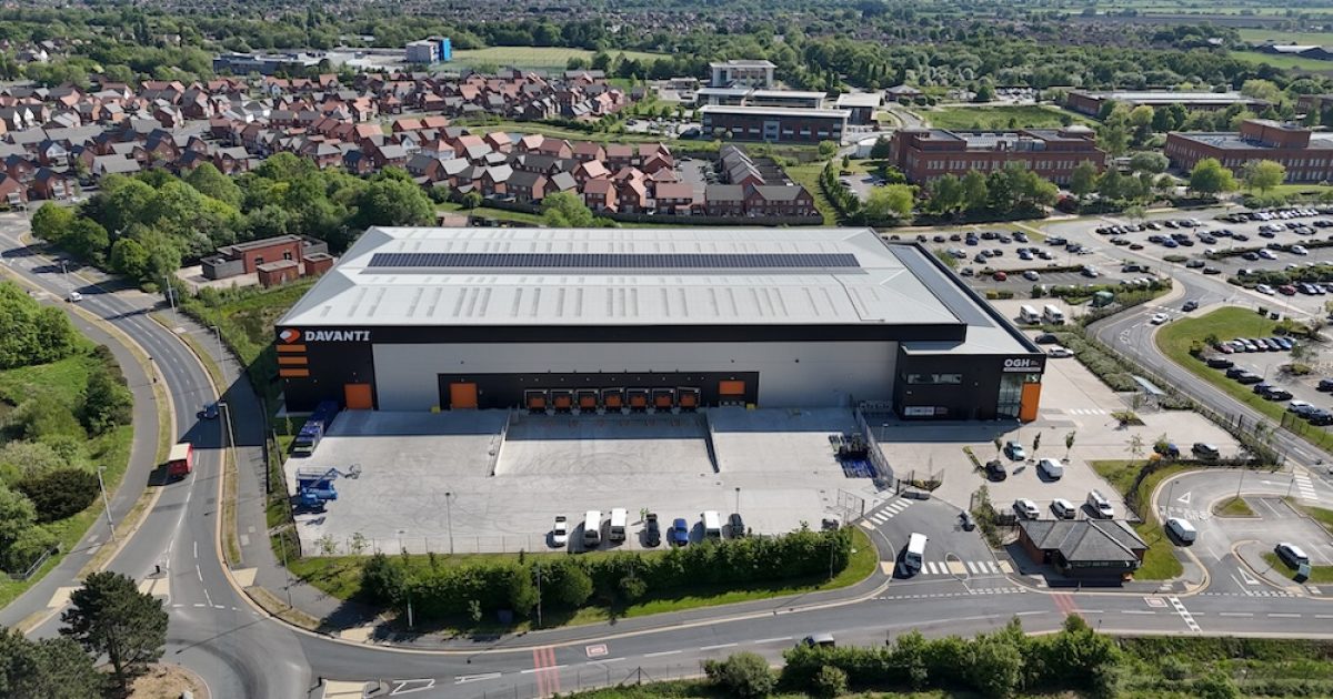 Oak Tyres Marks 45 Years in the Fast Lane